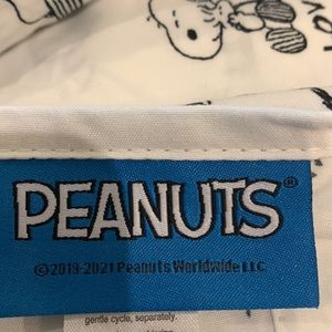 Peanuts | Bedding | Peanuts Twin Bedsheets | Poshmark
